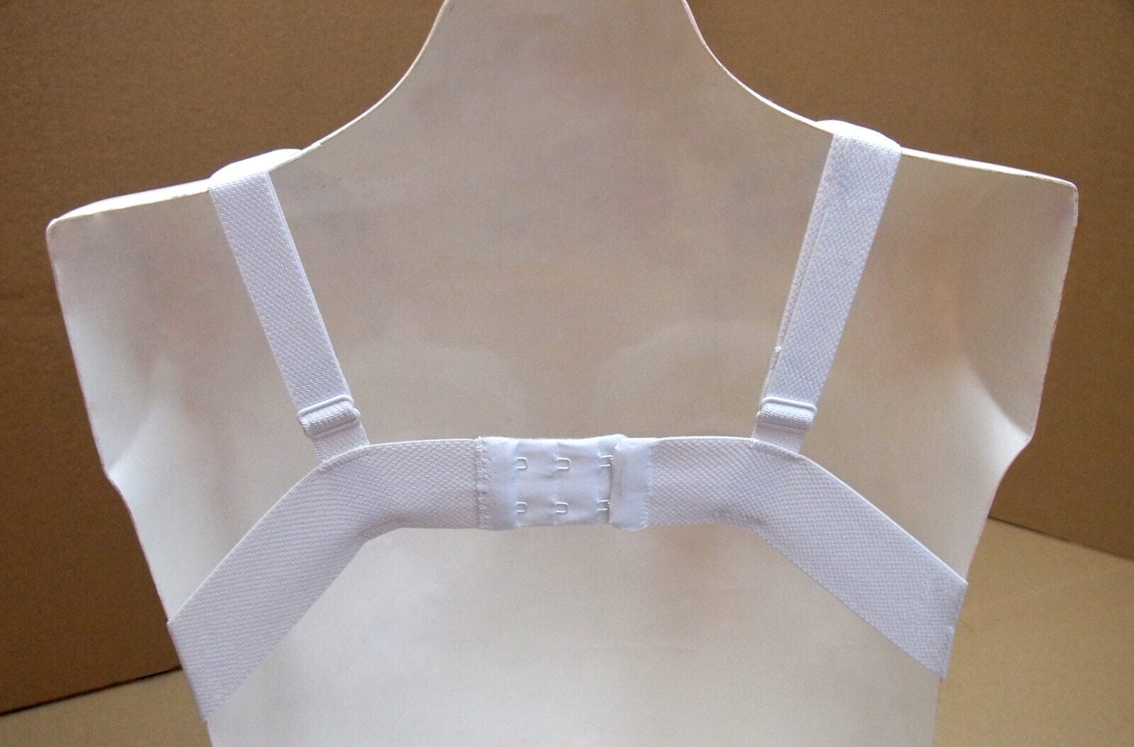 Plastron-feminin-karate-kamikaze-econo-guard-attaches | Karate-gi